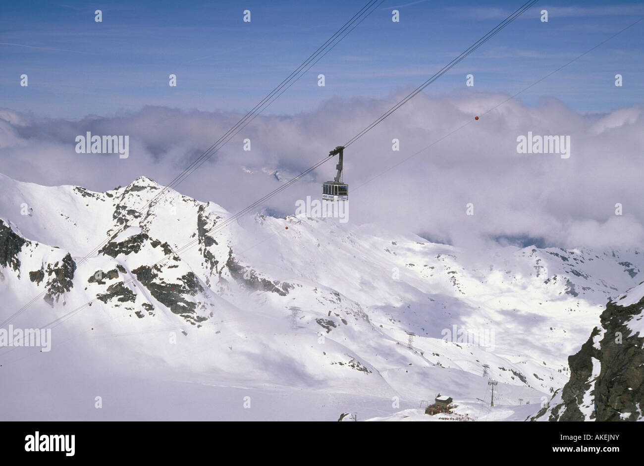 Mont fort cable car hi-res stock photography and images - Alamy