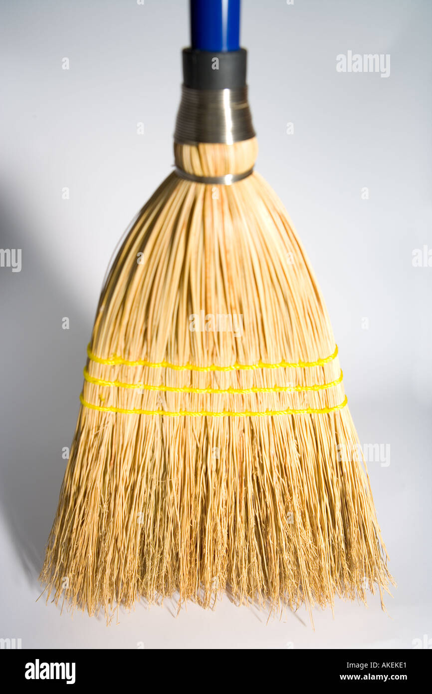 Broom outline hi-res stock photography and images - Alamy