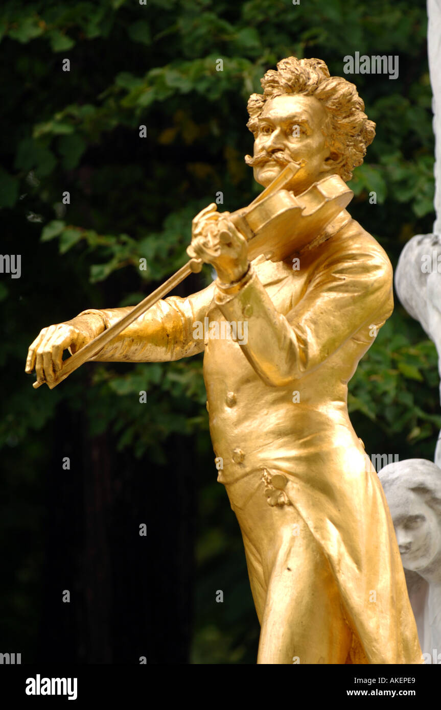 Johann strauss ii statue vienna austria hi-res stock photography and ...