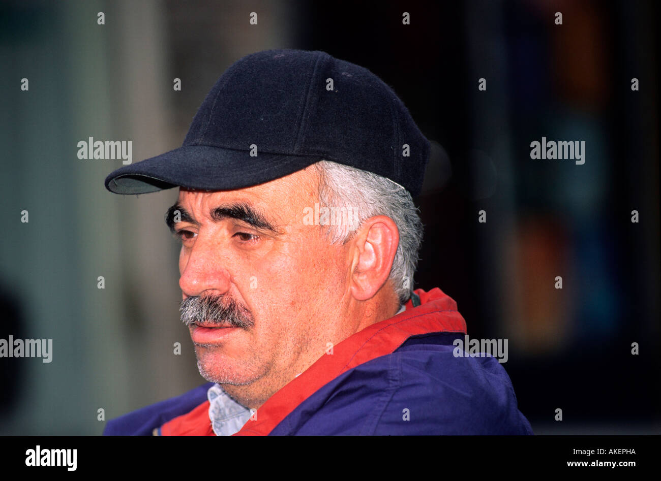 Alter mann hi-res stock photography and images - Alamy