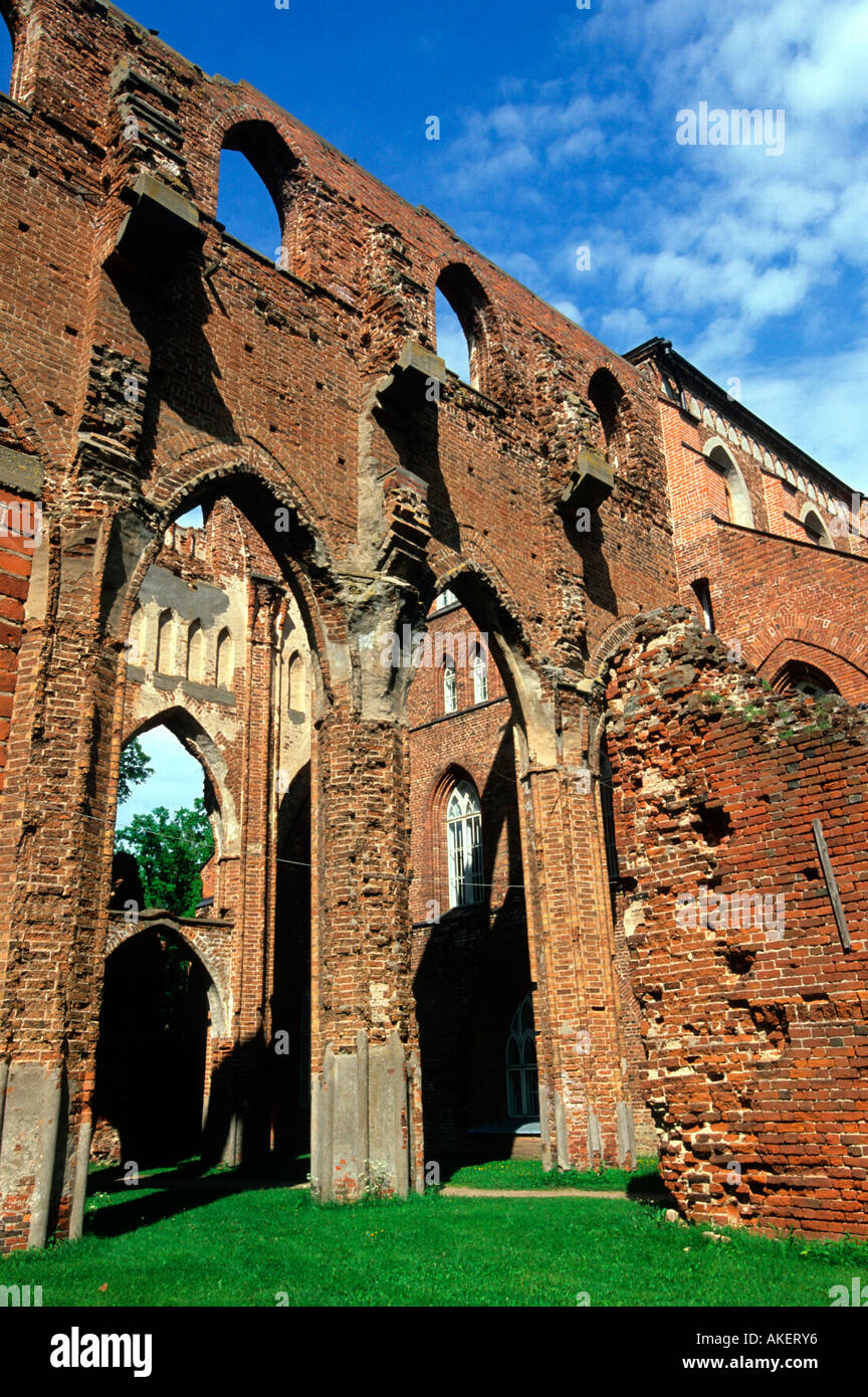 Estland, Tartu (Dorpat), Domhügel, Ruine der Domkirche Stock Photo - Alamy
