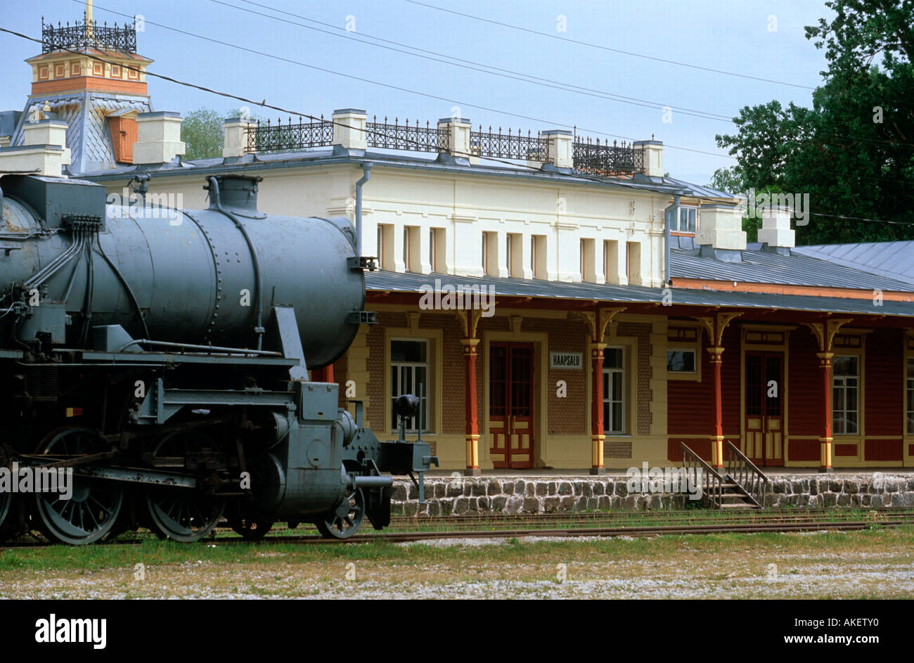 Estland, Haapsalu (Hapsal), Bahnhof. Eisenbahnmuseum Stock Photo - Alamy