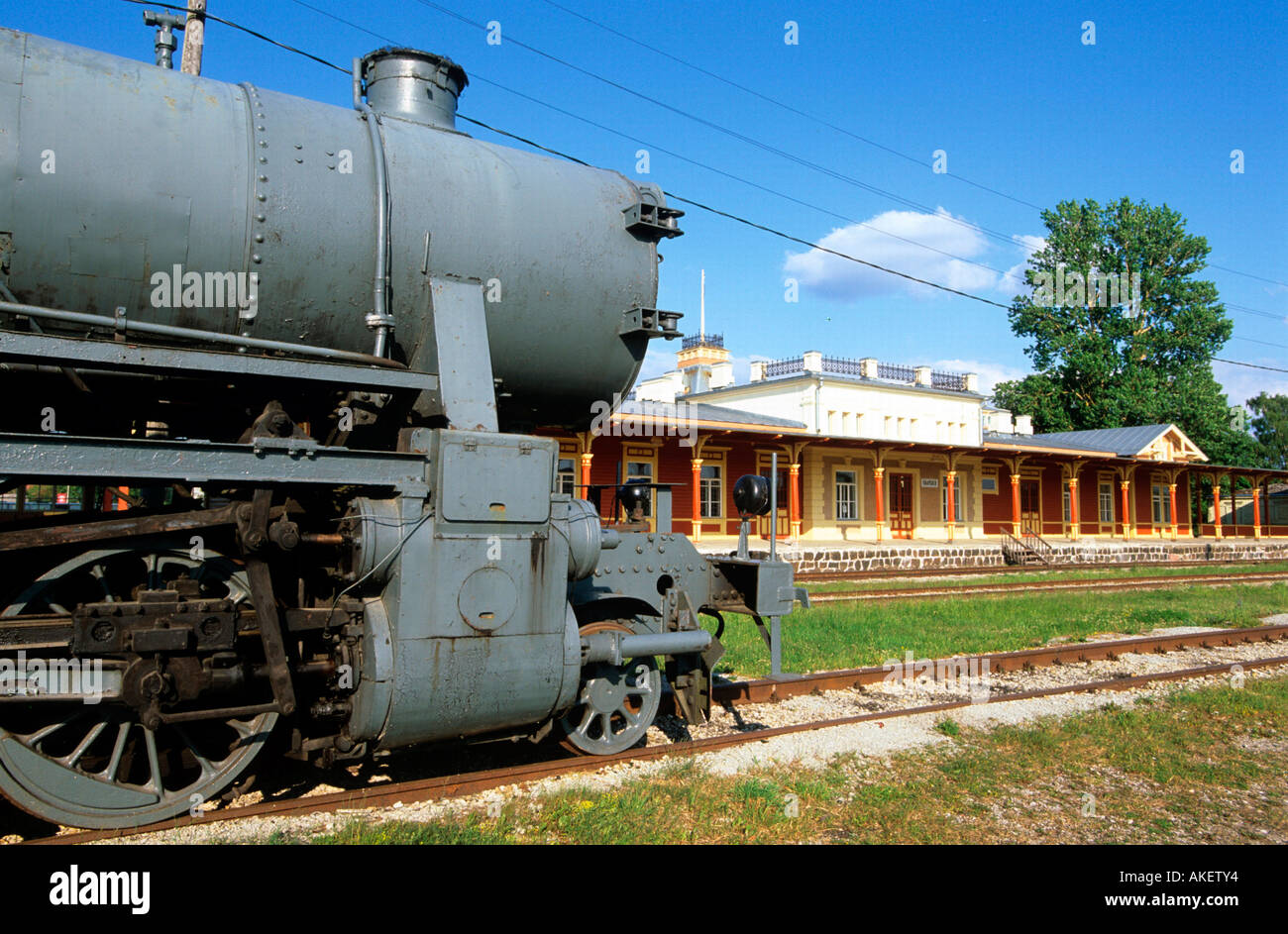 Estland, Haapsalu (Hapsal), Bahnhof. Eisenbahnmuseum Stock Photo - Alamy