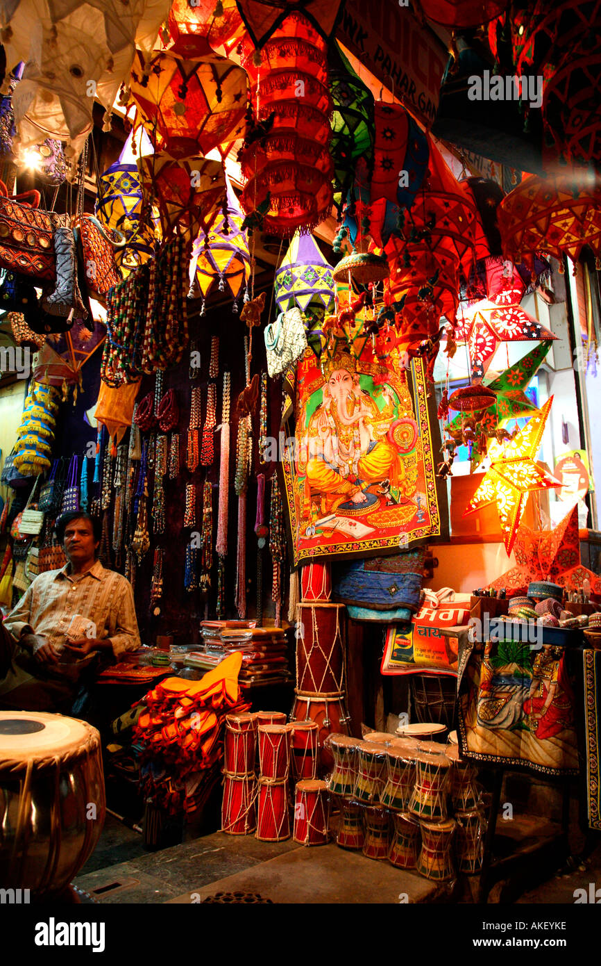 India delhi paharganj night market hi-res stock photography and images ...