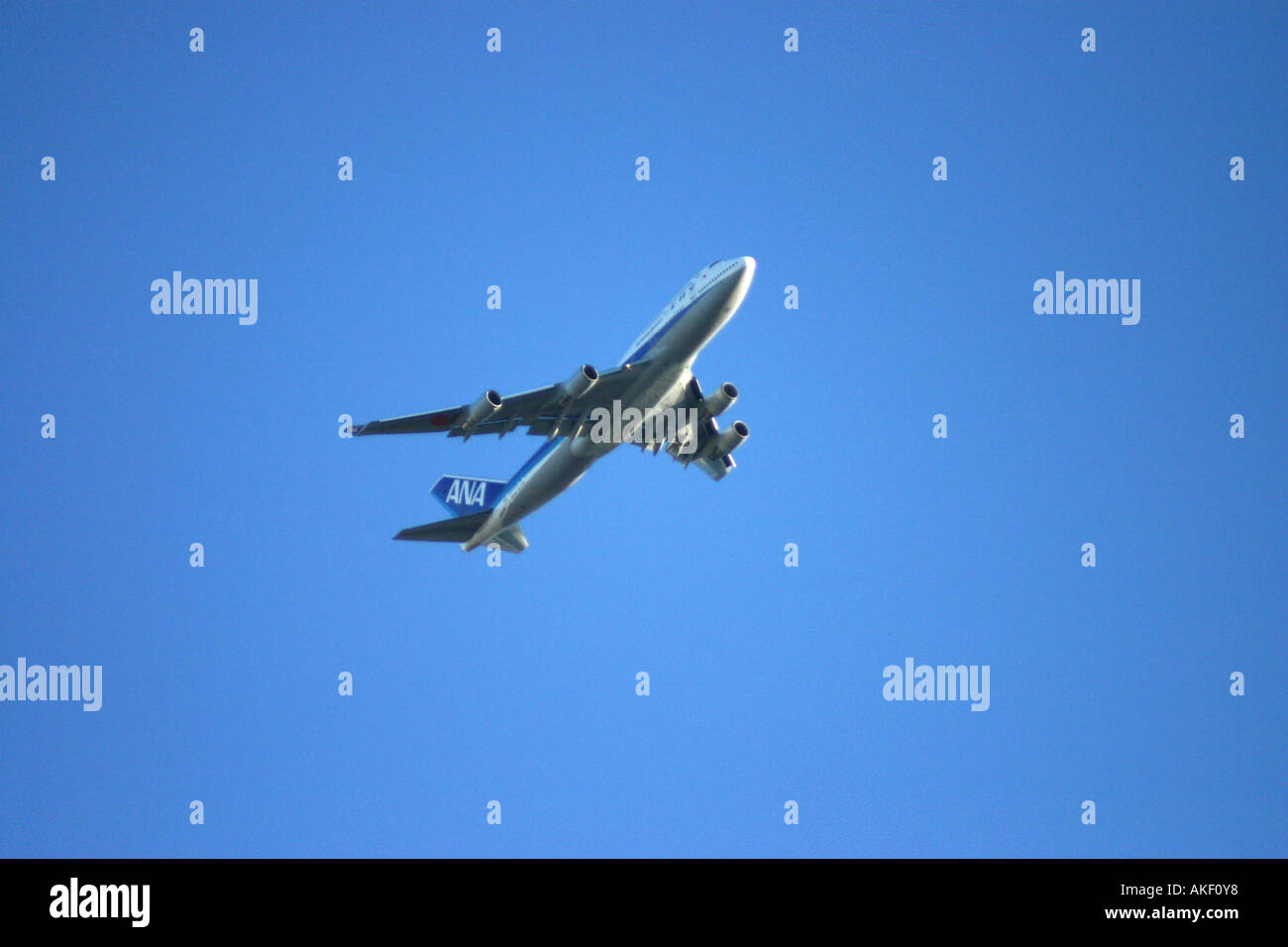 Moving airplane hi-res stock photography and images - Alamy