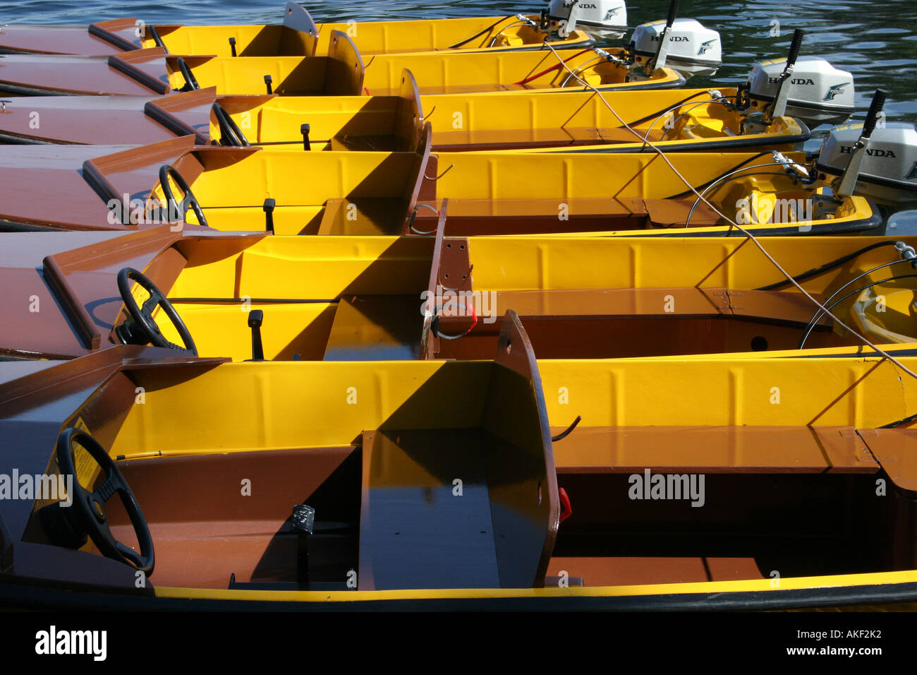 Line of motor boats hi-res stock photography and images - Alamy