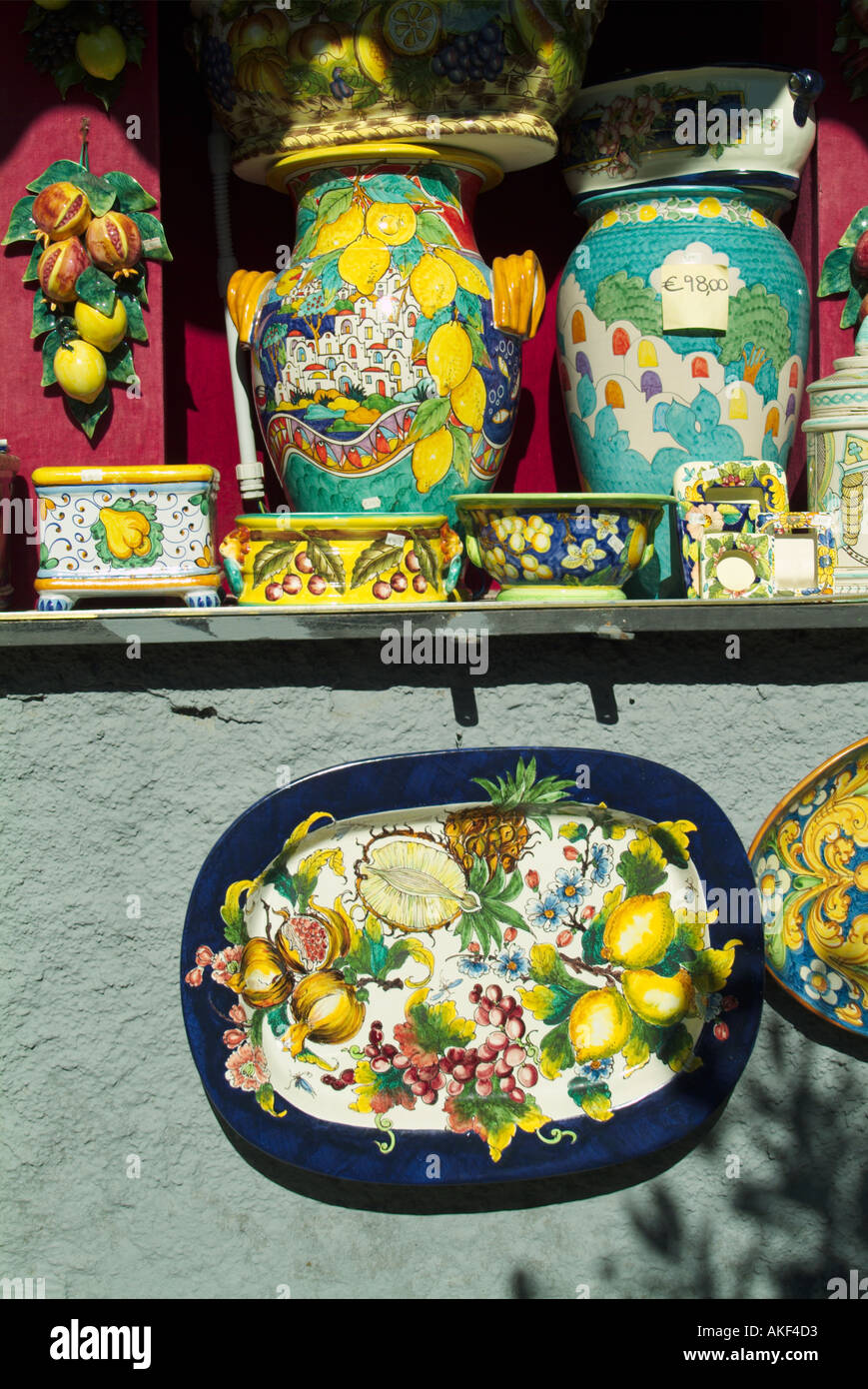 Ravello italy pottery hi-res stock photography and images - Alamy