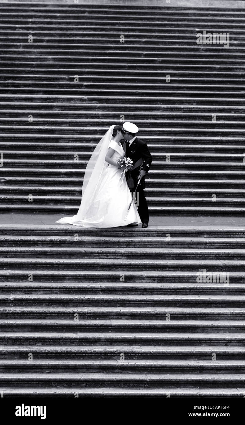 Rome, Wedding, Couple Kissing On Steps Stock Photo - Alamy
