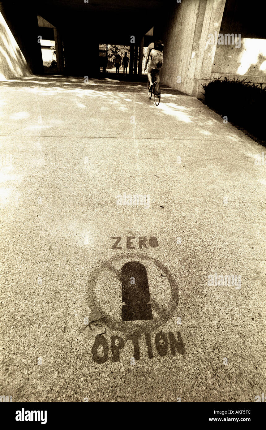 The university of illinois protest hi-res stock photography and images ...