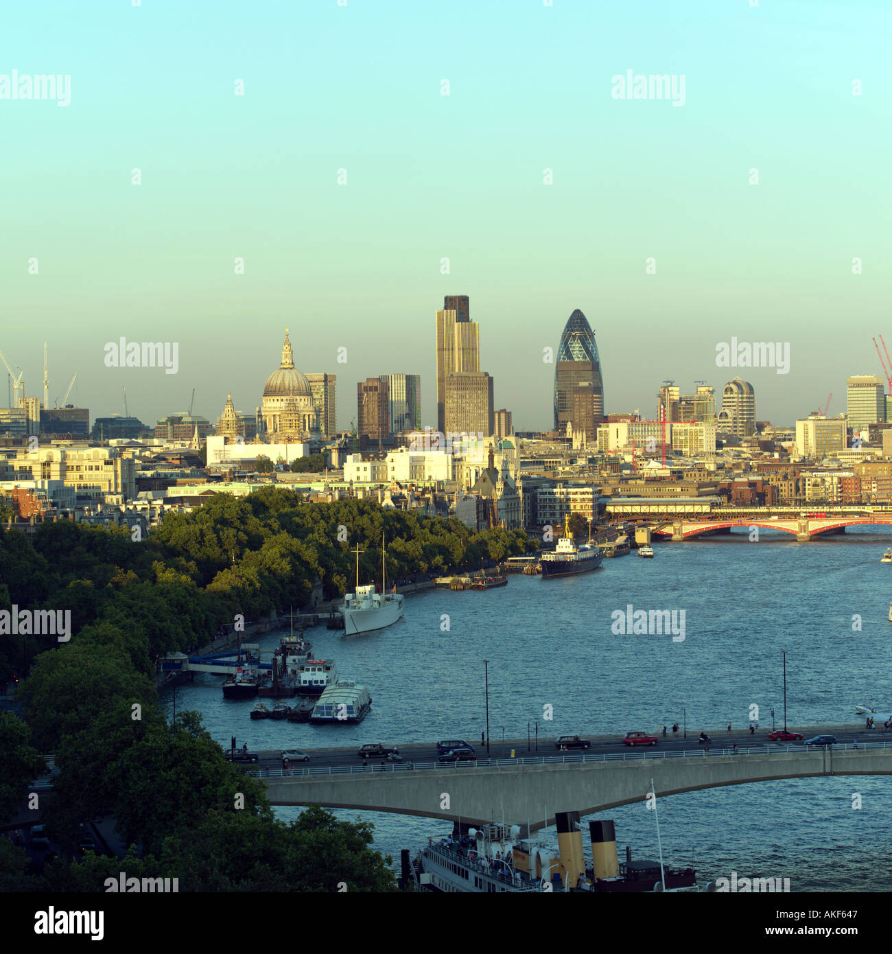 London england uk english bridges river thames rivers boat boats hi-res ...