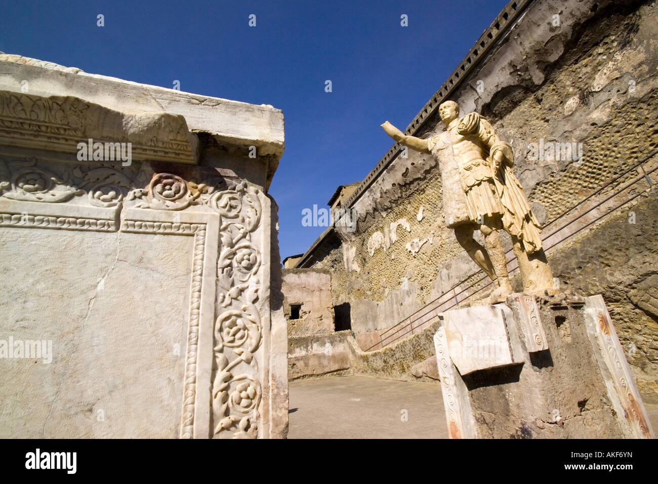 Marco nonio balbo statue hi-res stock photography and images - Alamy