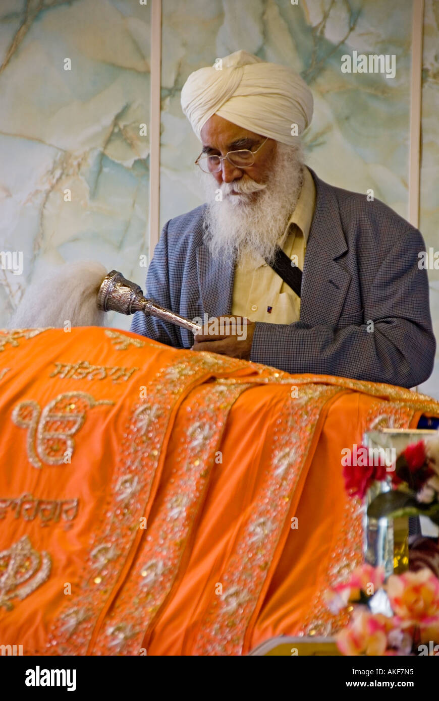 Guru granth sahib in the gurdwara hi-res stock photography and images ...
