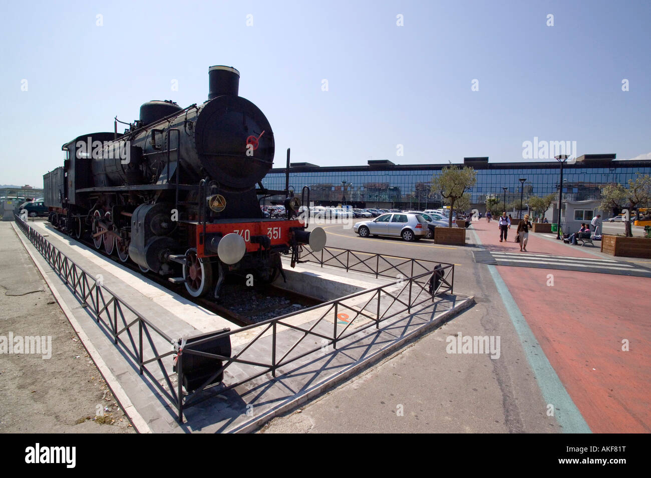 Centrale railway station, Repubblica square, Pescara, Abruzzo, Italy ...