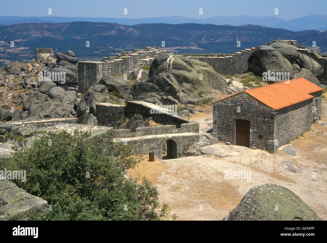 castle, monsanto, portugal Stock Photo - Alamy