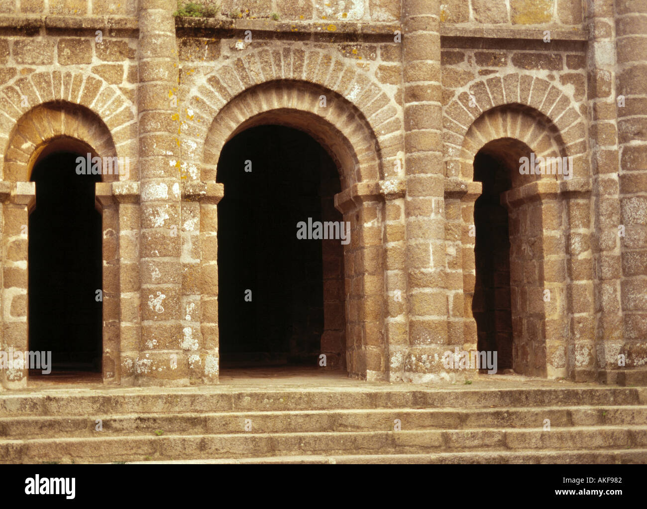 Entryway brick arch hi-res stock photography and images - Alamy