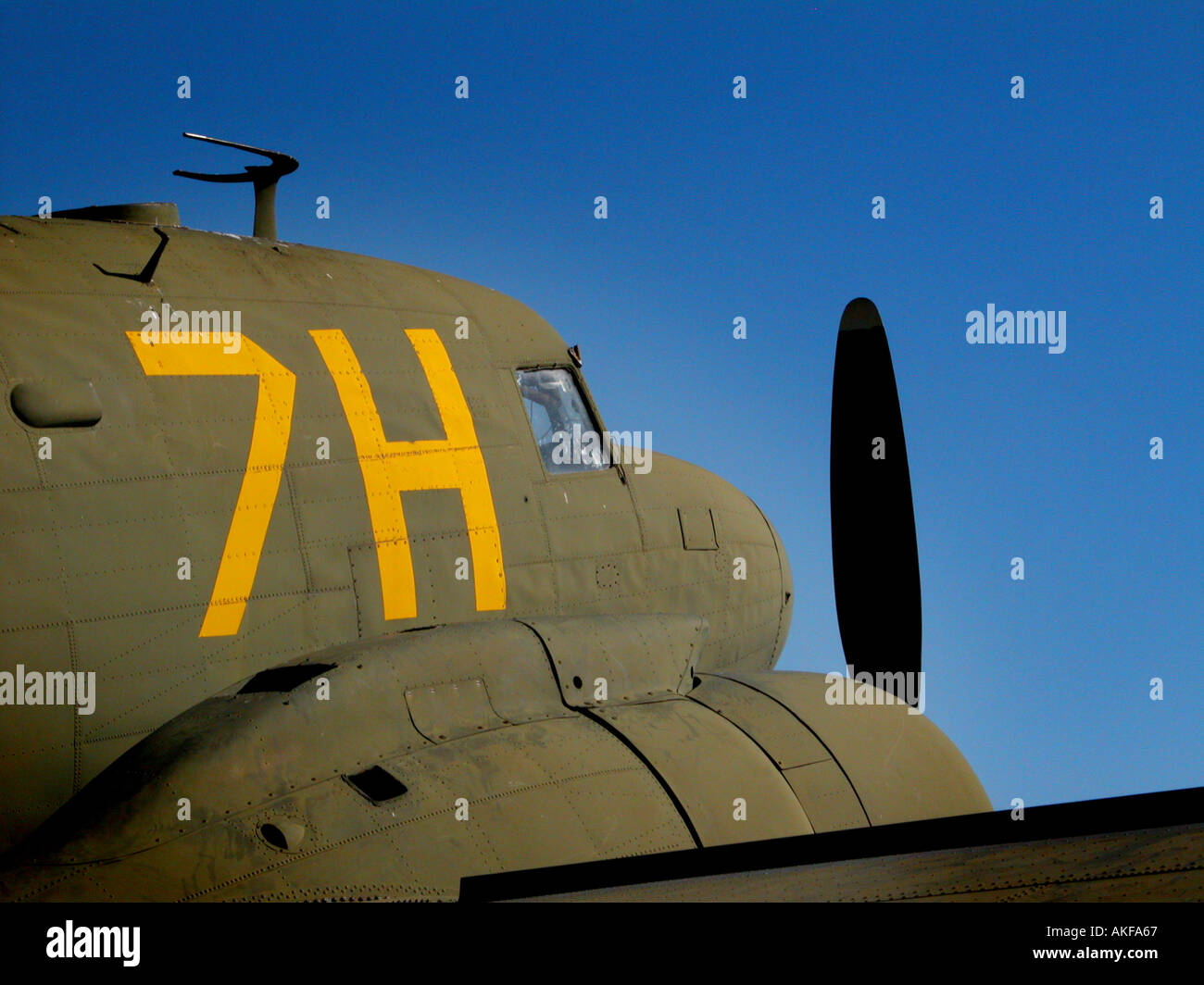 Learn to fly airplane hi-res stock photography and images - Alamy