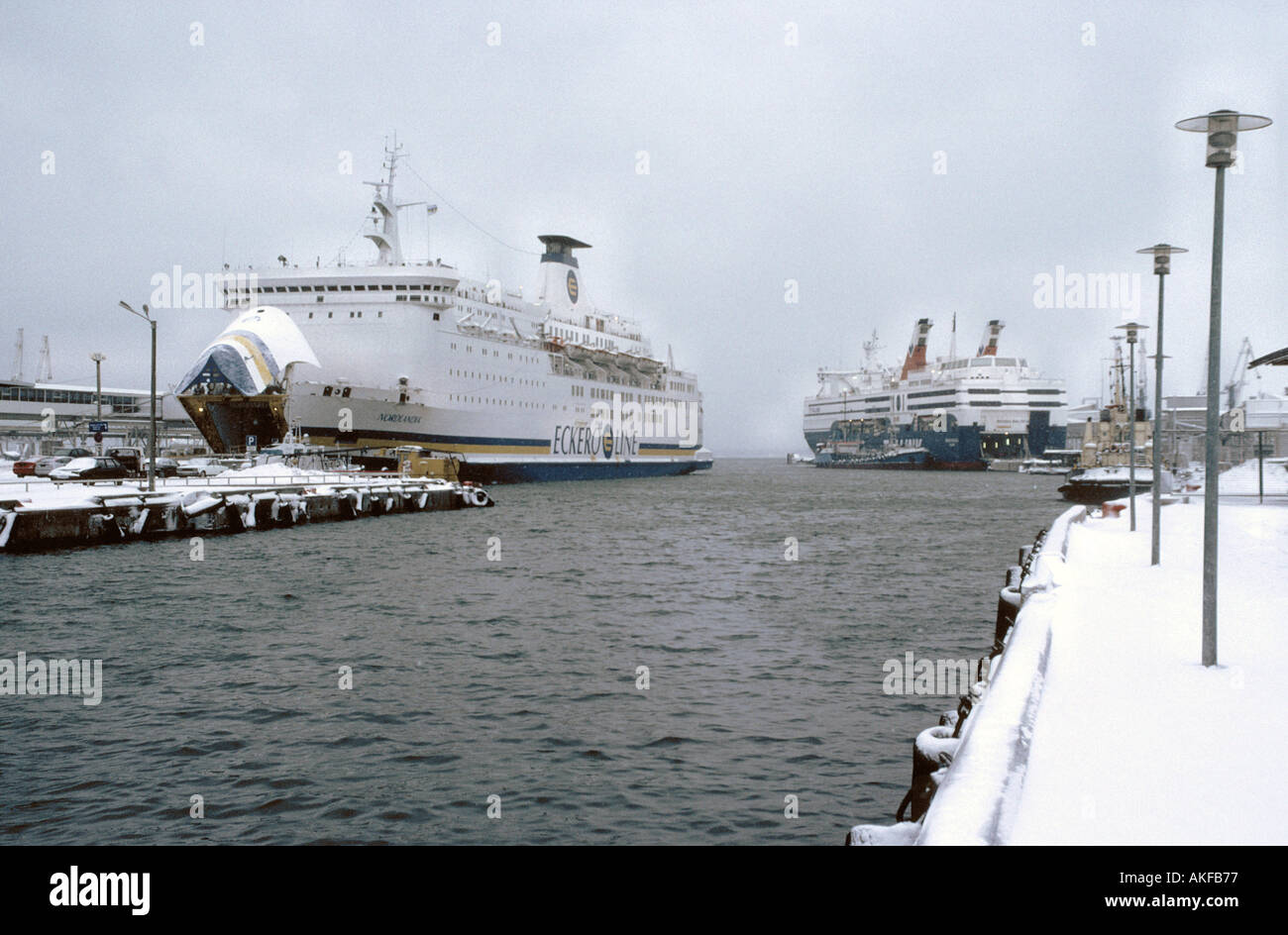 Ferry communications hi-res stock photography and images - Alamy