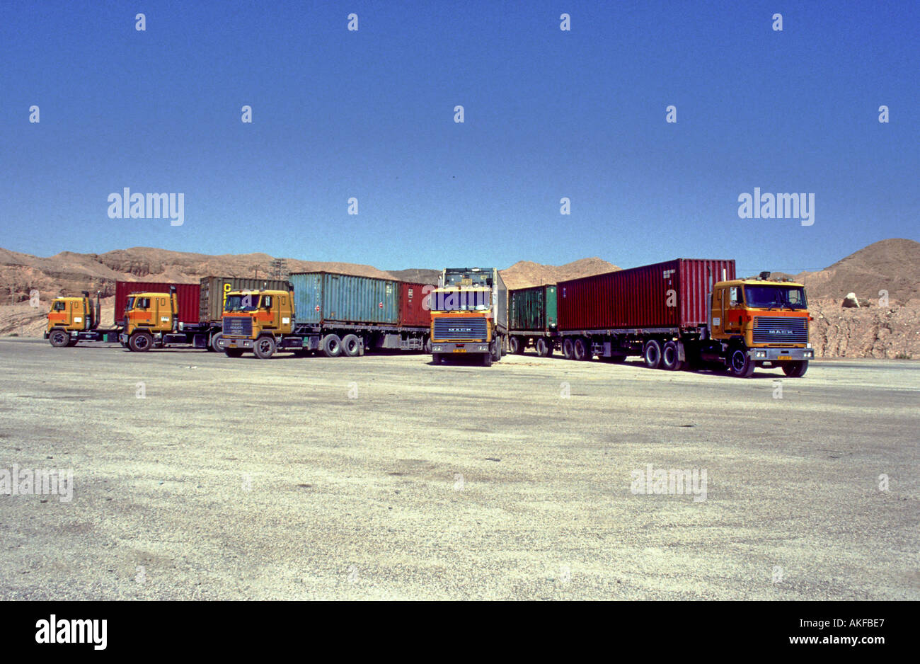 Trailers in Desert 1 Stock Photo - Alamy