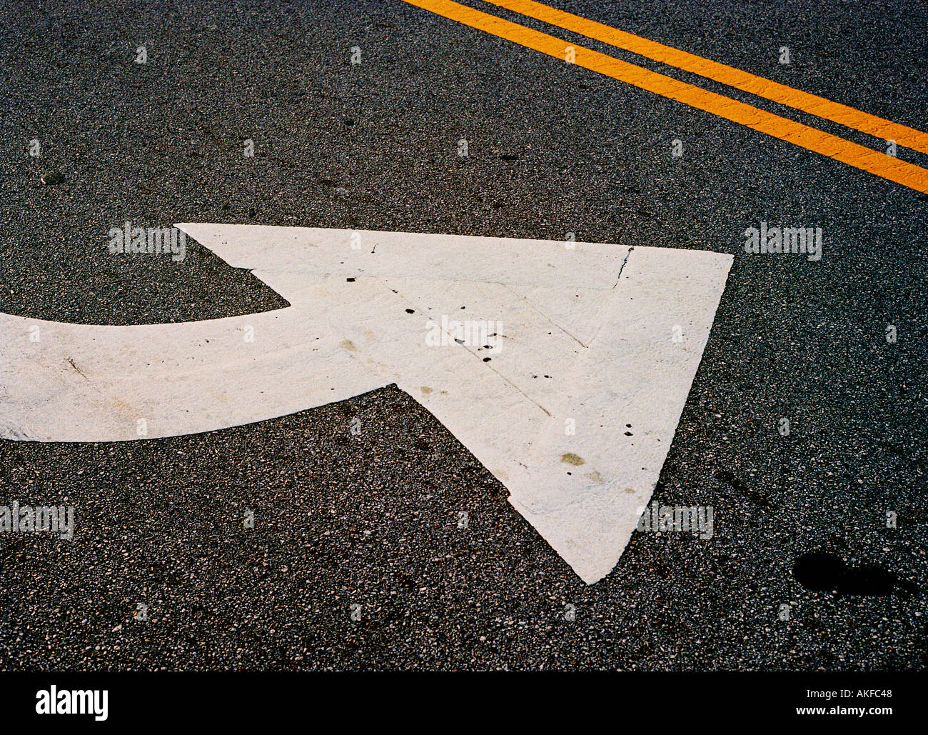 Road sign with yellow lines Stock Photo - Alamy