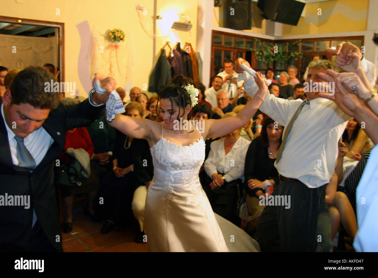 Greek dancing at wedding 60 photos - Vianawedding.com