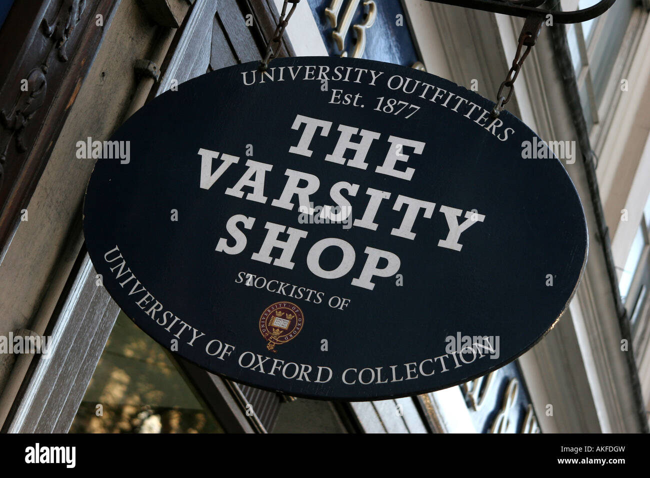 Varisty shop High Street Oxford Stock Photo - Alamy
