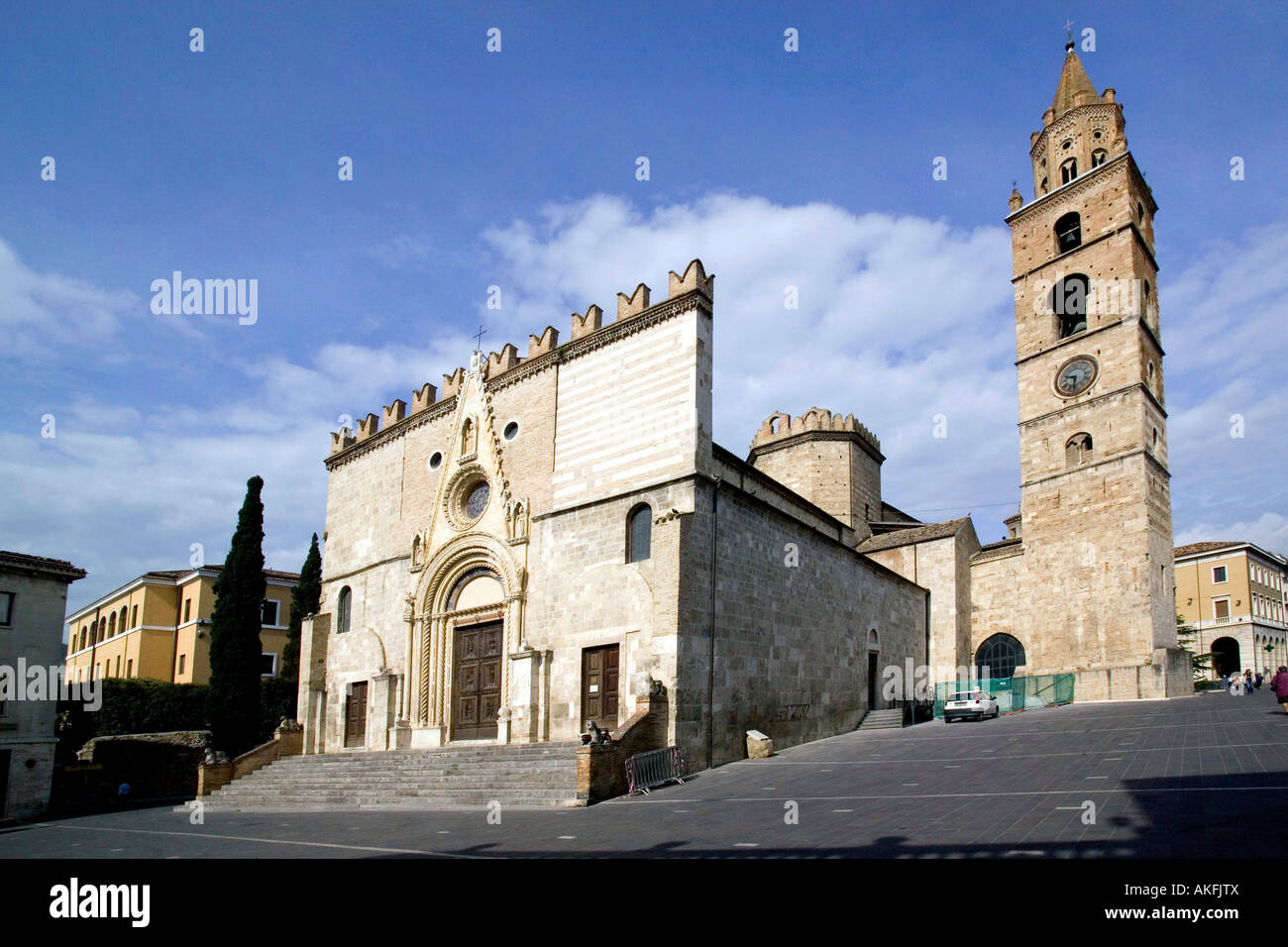 Cathedral, Teramo, Abruzzo, Italy Stock Photo - Alamy