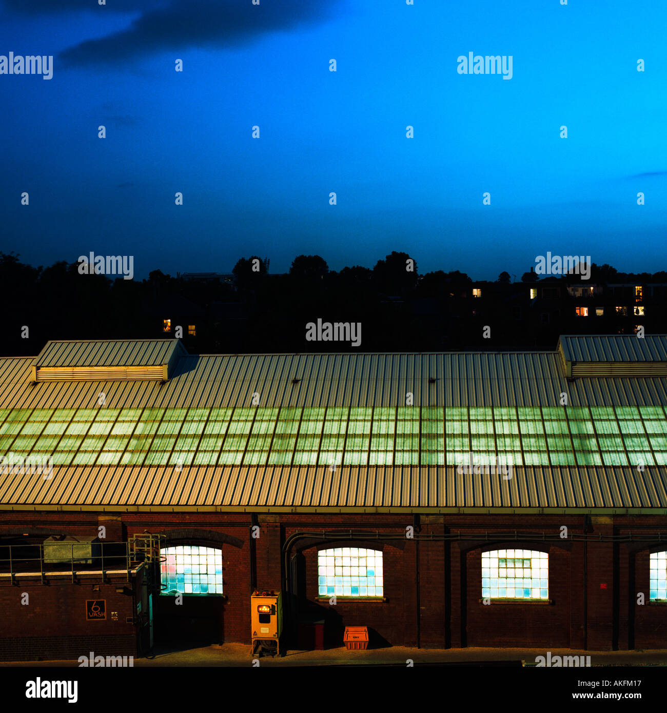 Hammersmith and city platform hi-res stock photography and images - Alamy