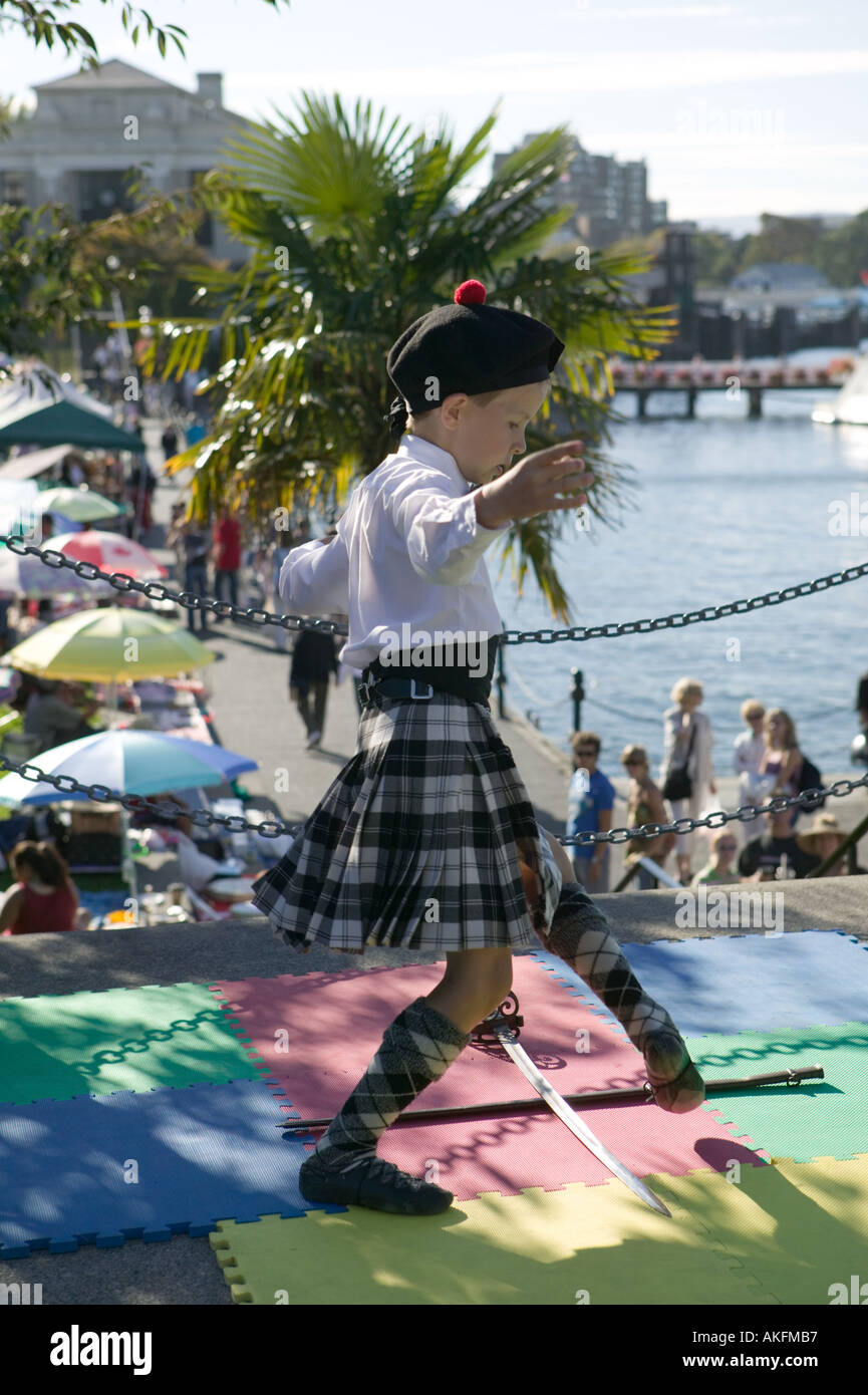 Male highland dancer hi-res stock photography and images - Alamy