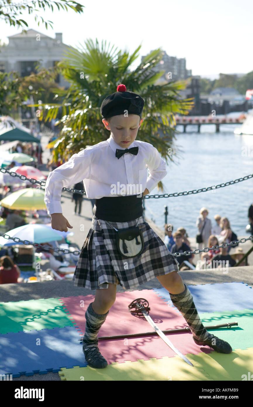 Male highland dancer hi-res stock photography and images - Alamy