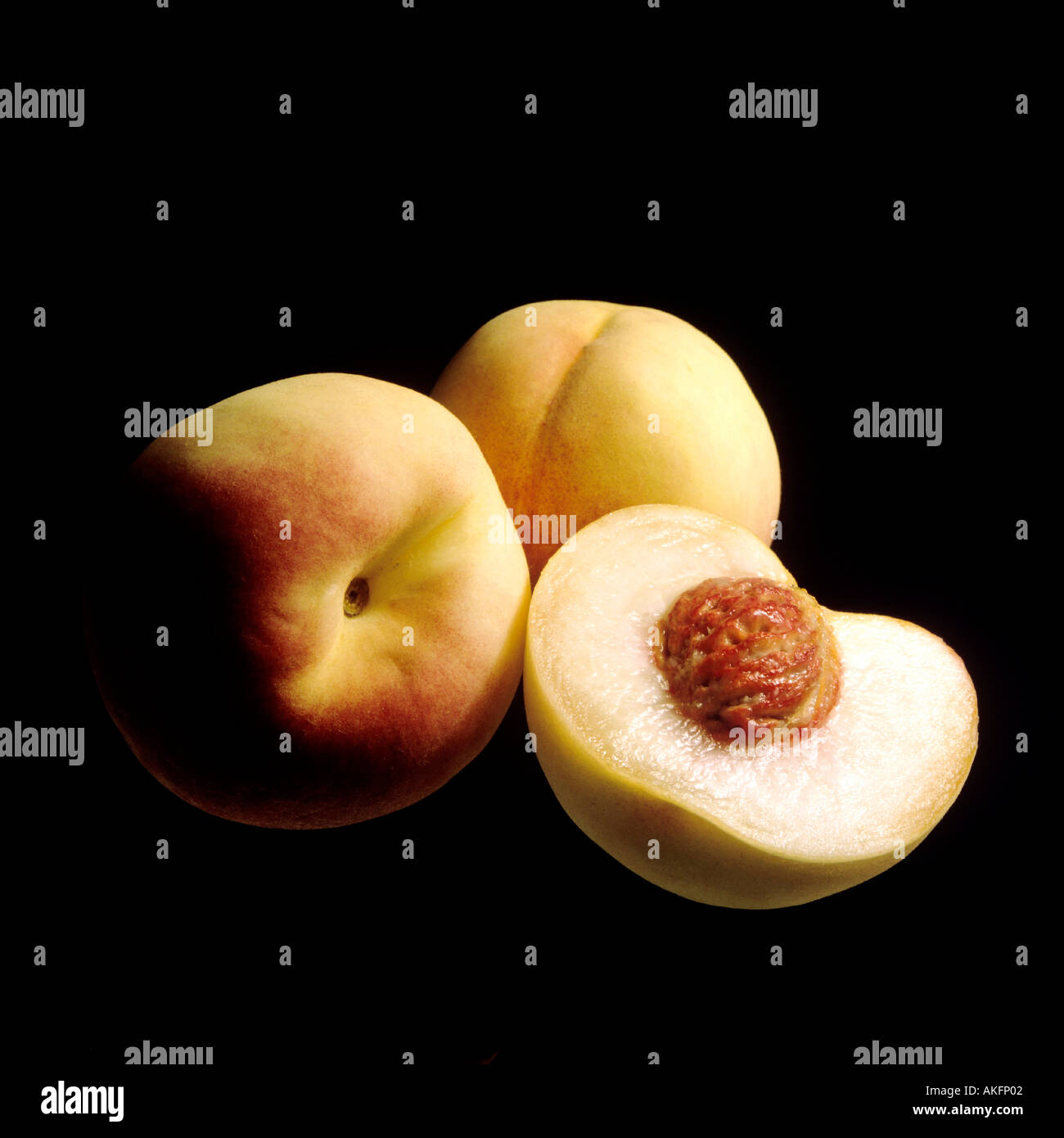 Peach tabletop hi-res stock photography and images - Alamy