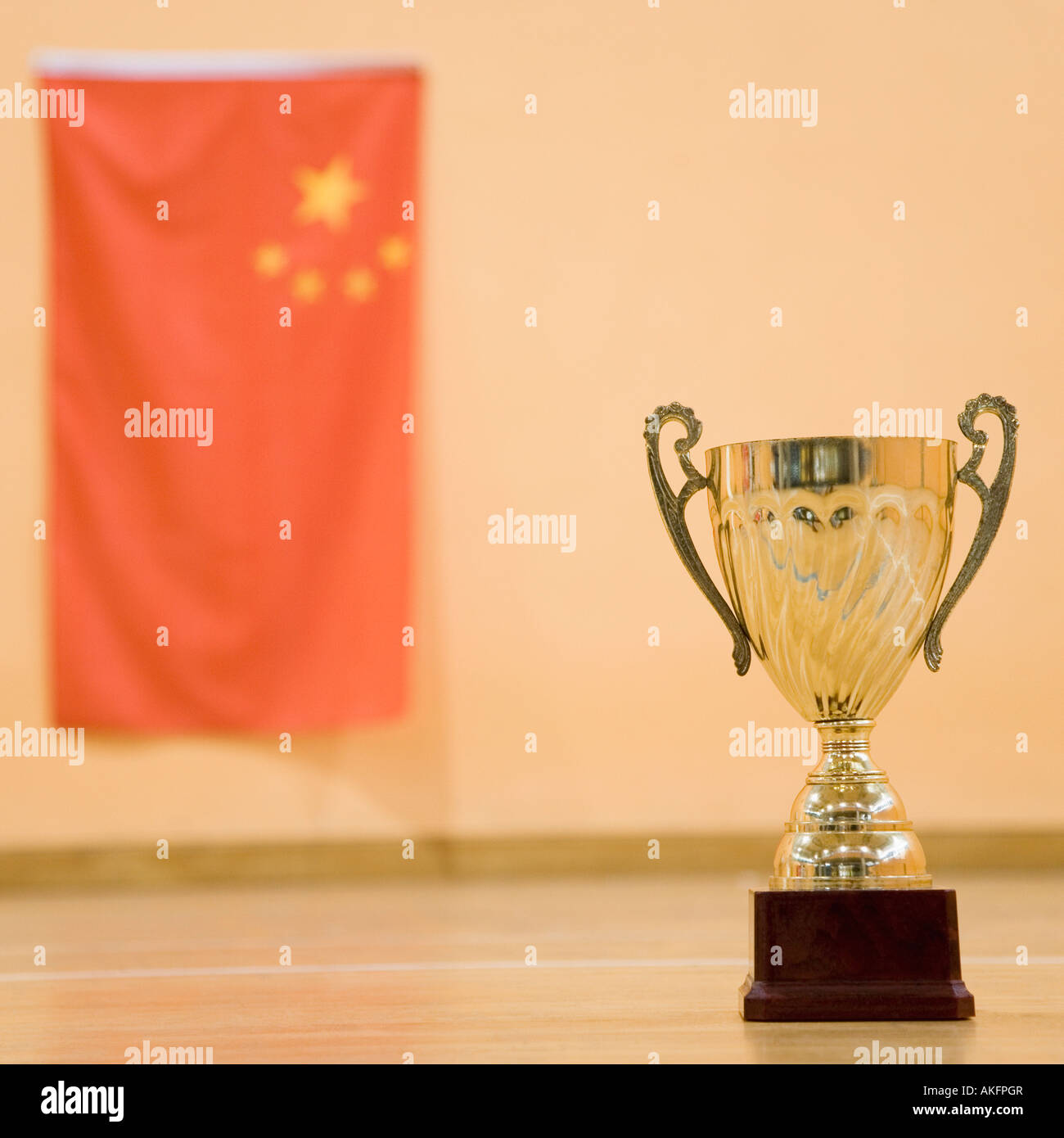 Close-up of a golden trophy cup Stock Photo - Alamy