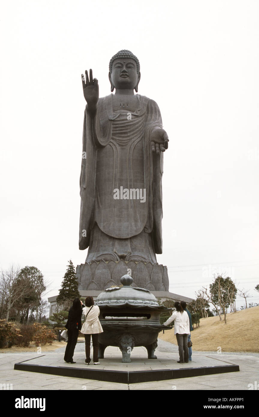 Ushiku Daibutsu Scale