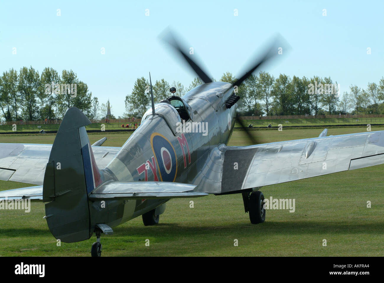 Spitfire cannon hi-res stock photography and images - Alamy