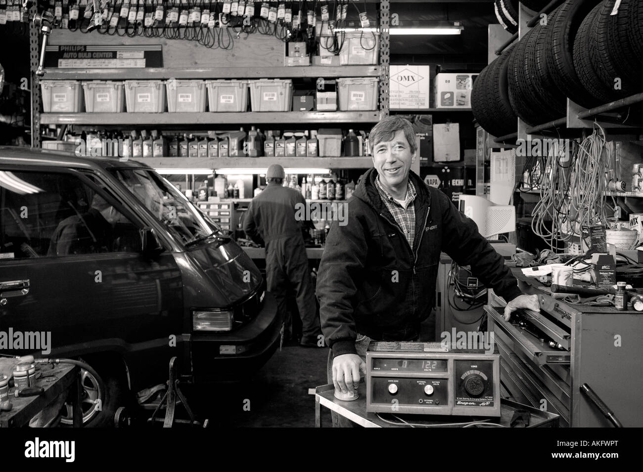 Stall garage hi-res stock photography and images - Alamy