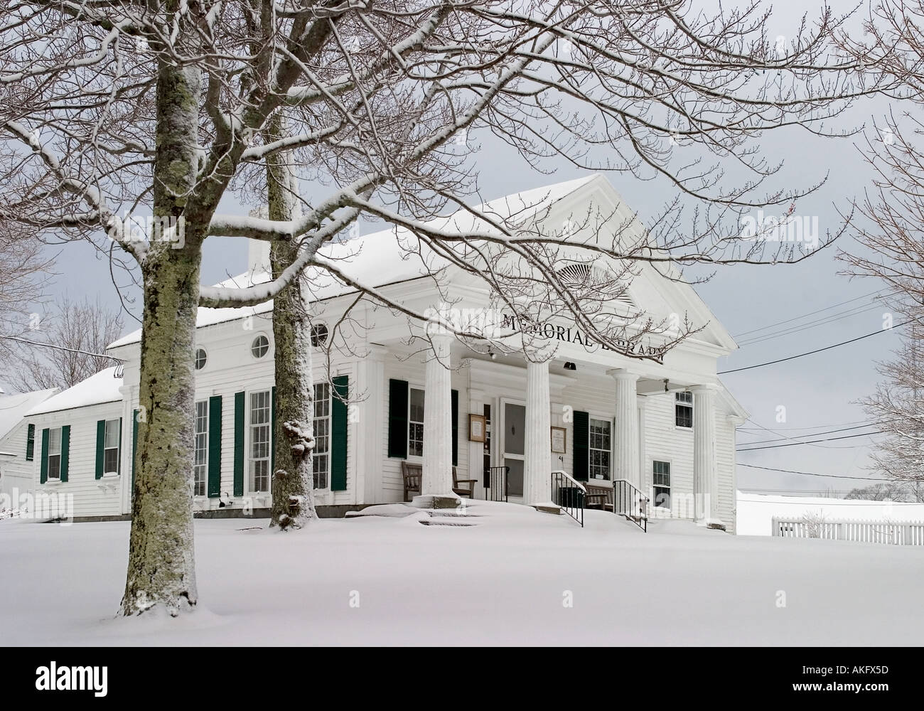 Colonial new england harbor hi-res stock photography and images - Alamy