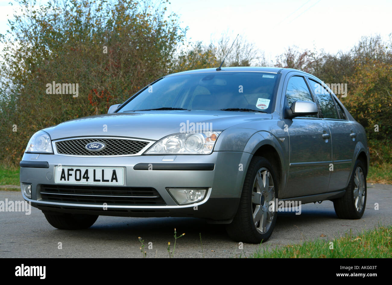 Ford mondeo front hi-res stock photography and images - Alamy