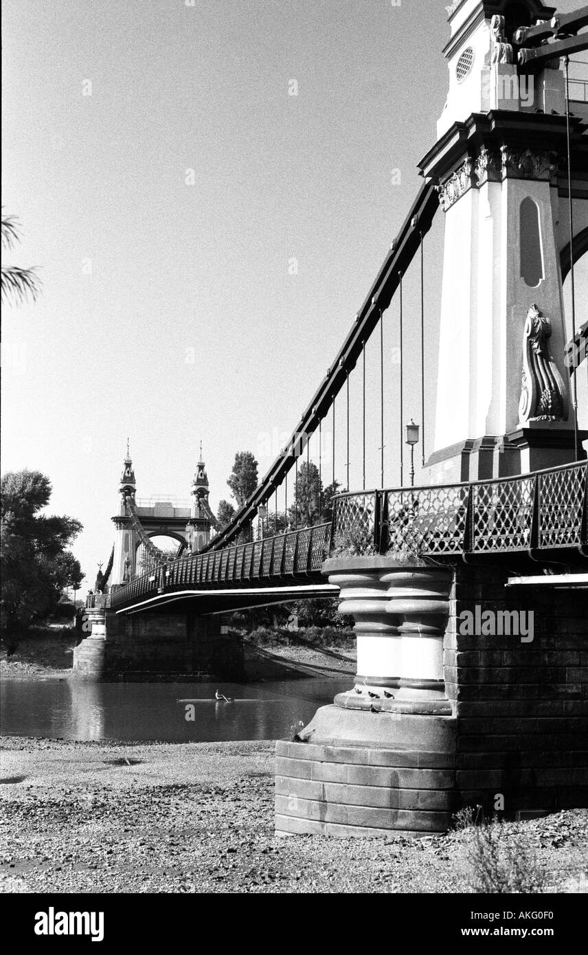 Hammersmith suspension bridge hi-res stock photography and images - Alamy