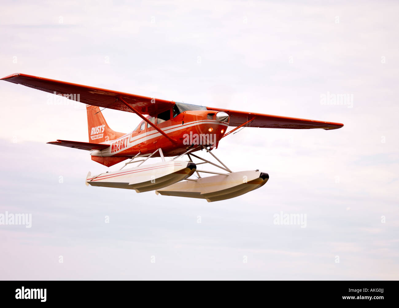 Cessna 206 floatplane hi-res stock photography and images - Alamy