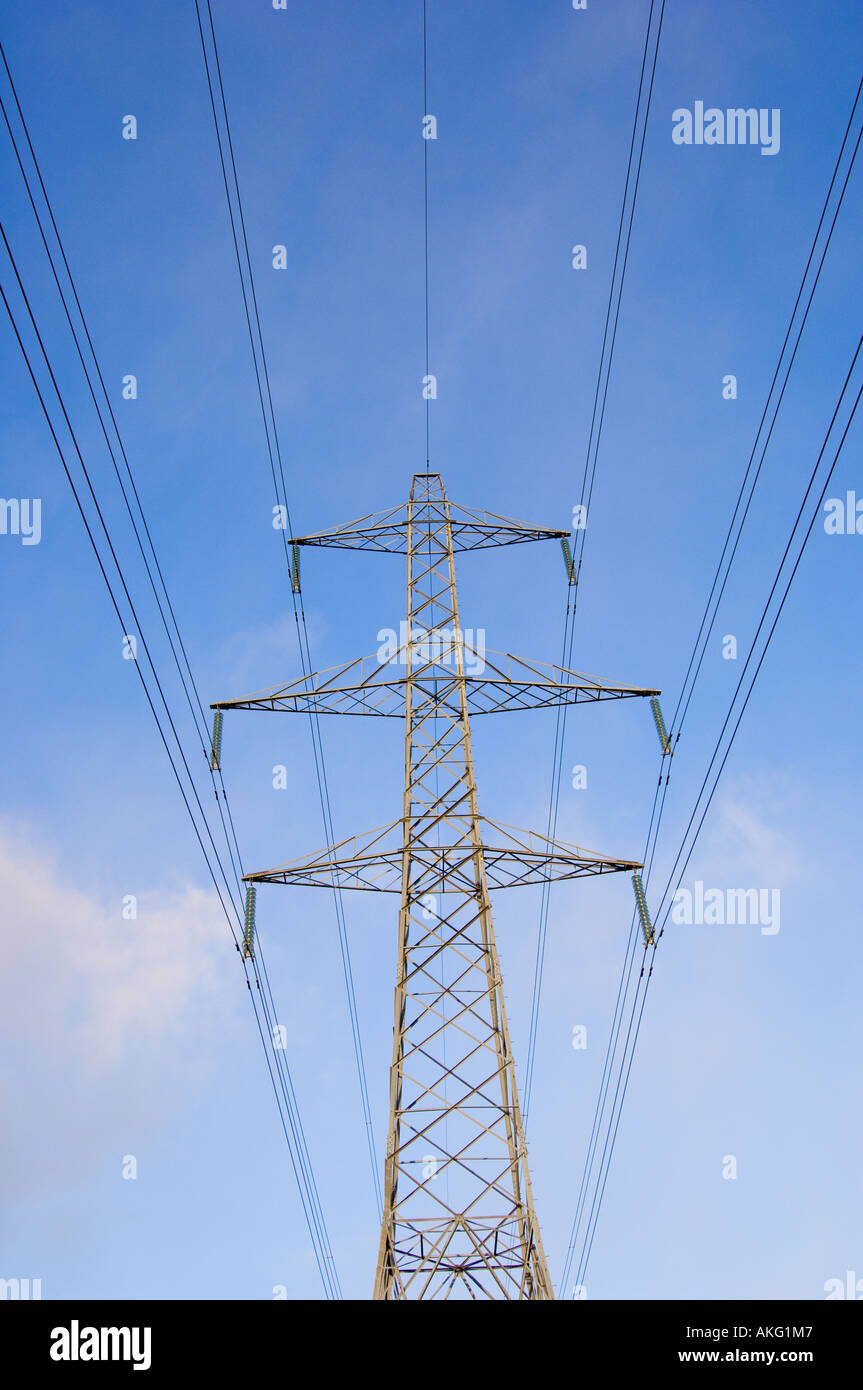 Electricity pylon and power cables Stock Photo - Alamy