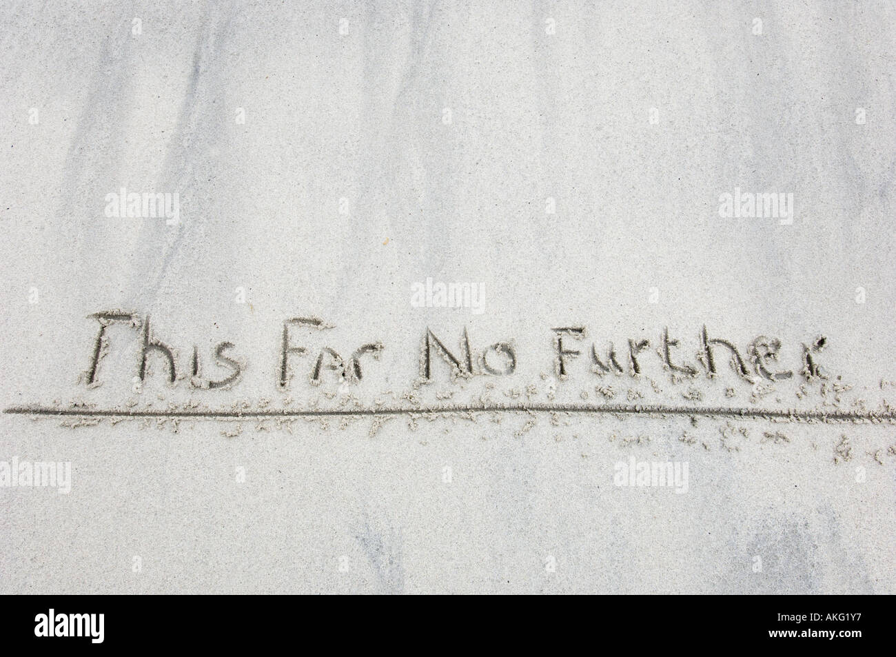 A line drawn in the sand Stock Photo - Alamy