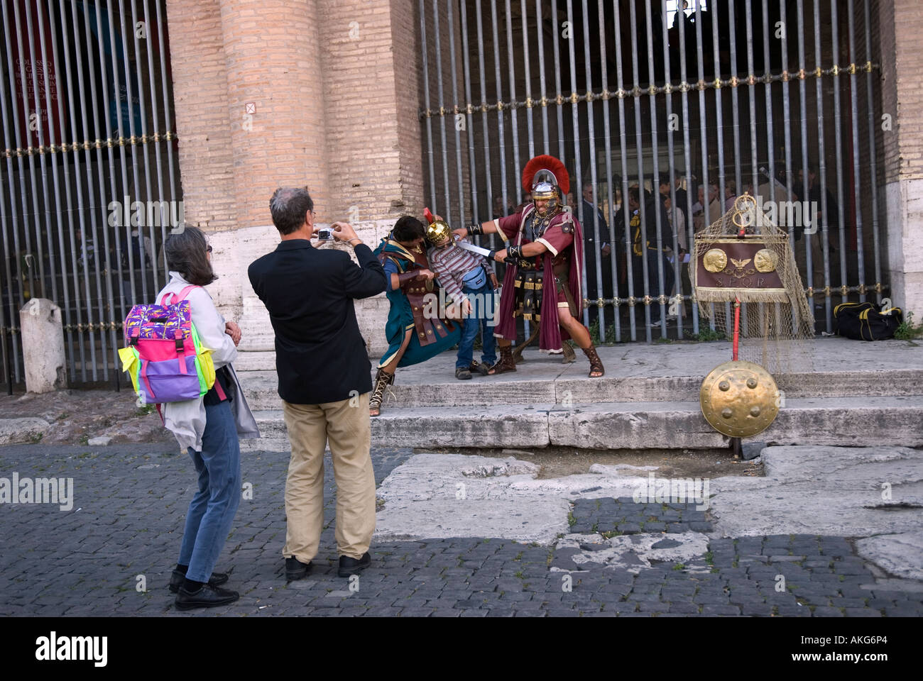 Soldiers work hi-res stock photography and images - Alamy