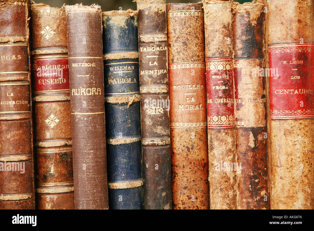 Old science fiction book covers hi-res stock photography and images - Alamy