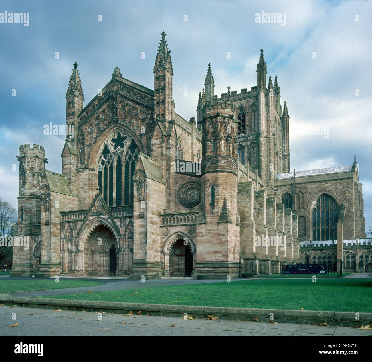 Hereford cathedral norman hi-res stock photography and images - Alamy