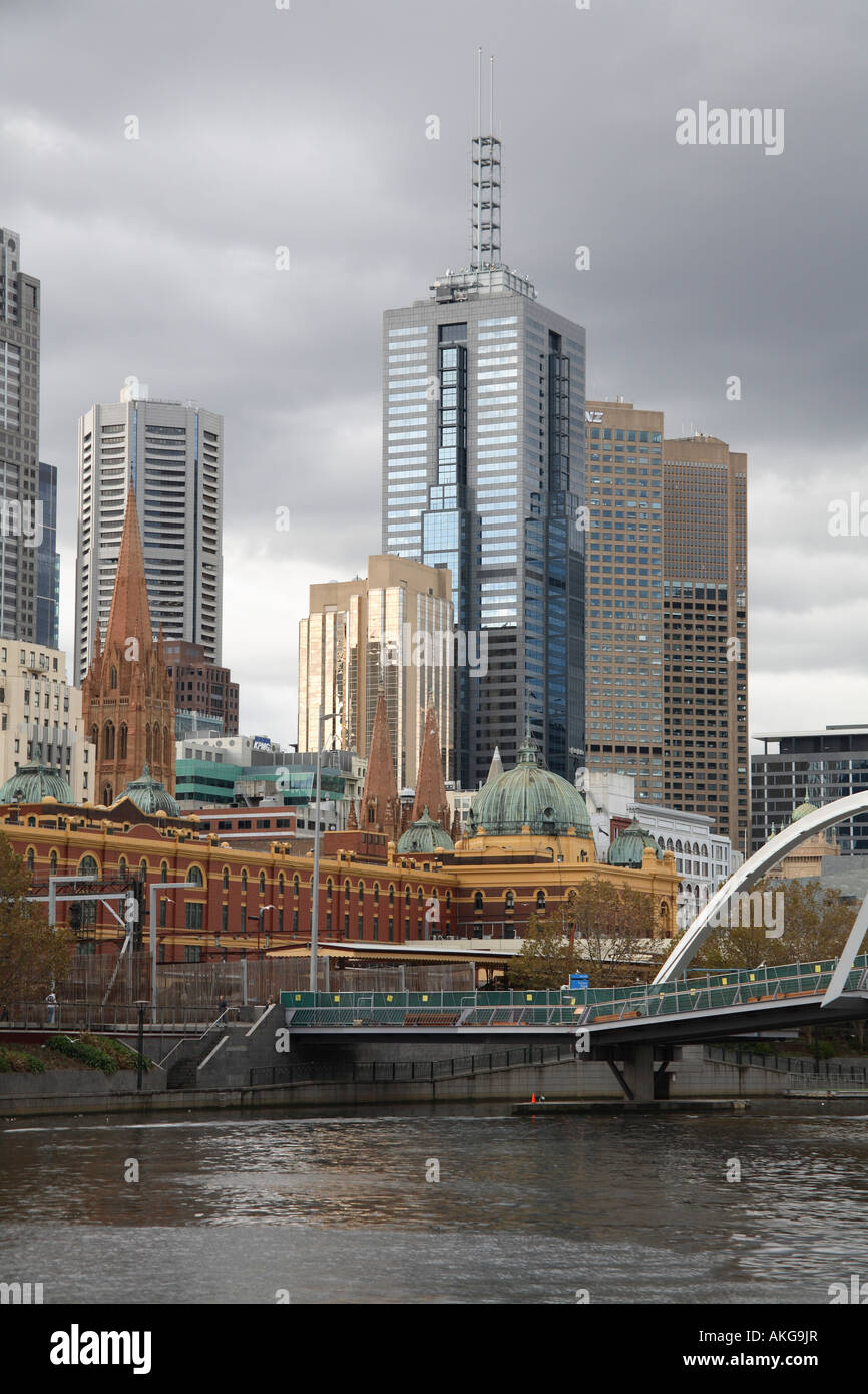 The Yarra River with Flinders Street Station and Melbourne City in ...