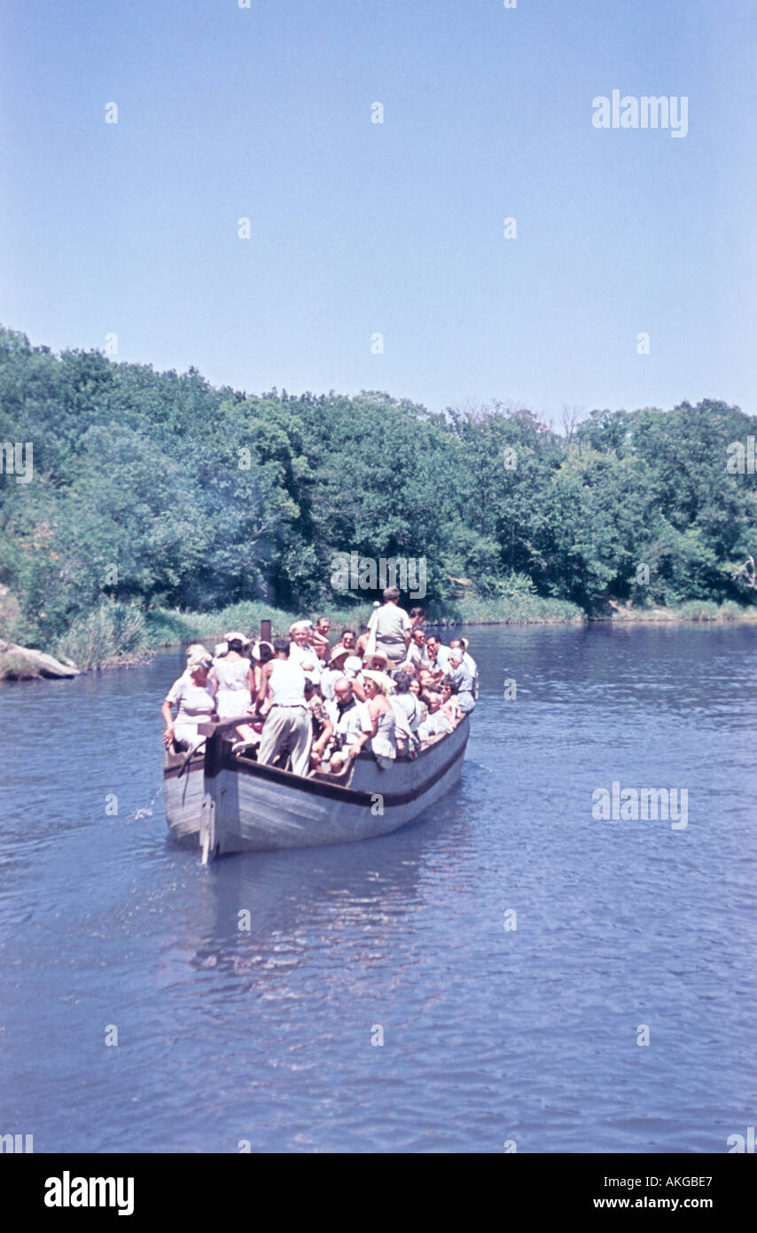 Overloaded boat hi-res stock photography and images - Alamy