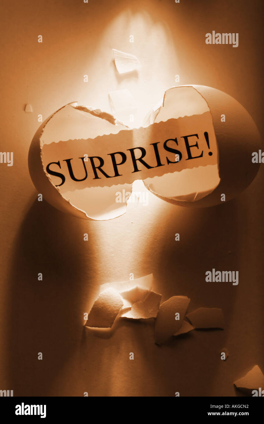 cracked egg with surprise note Stock Photo - Alamy
