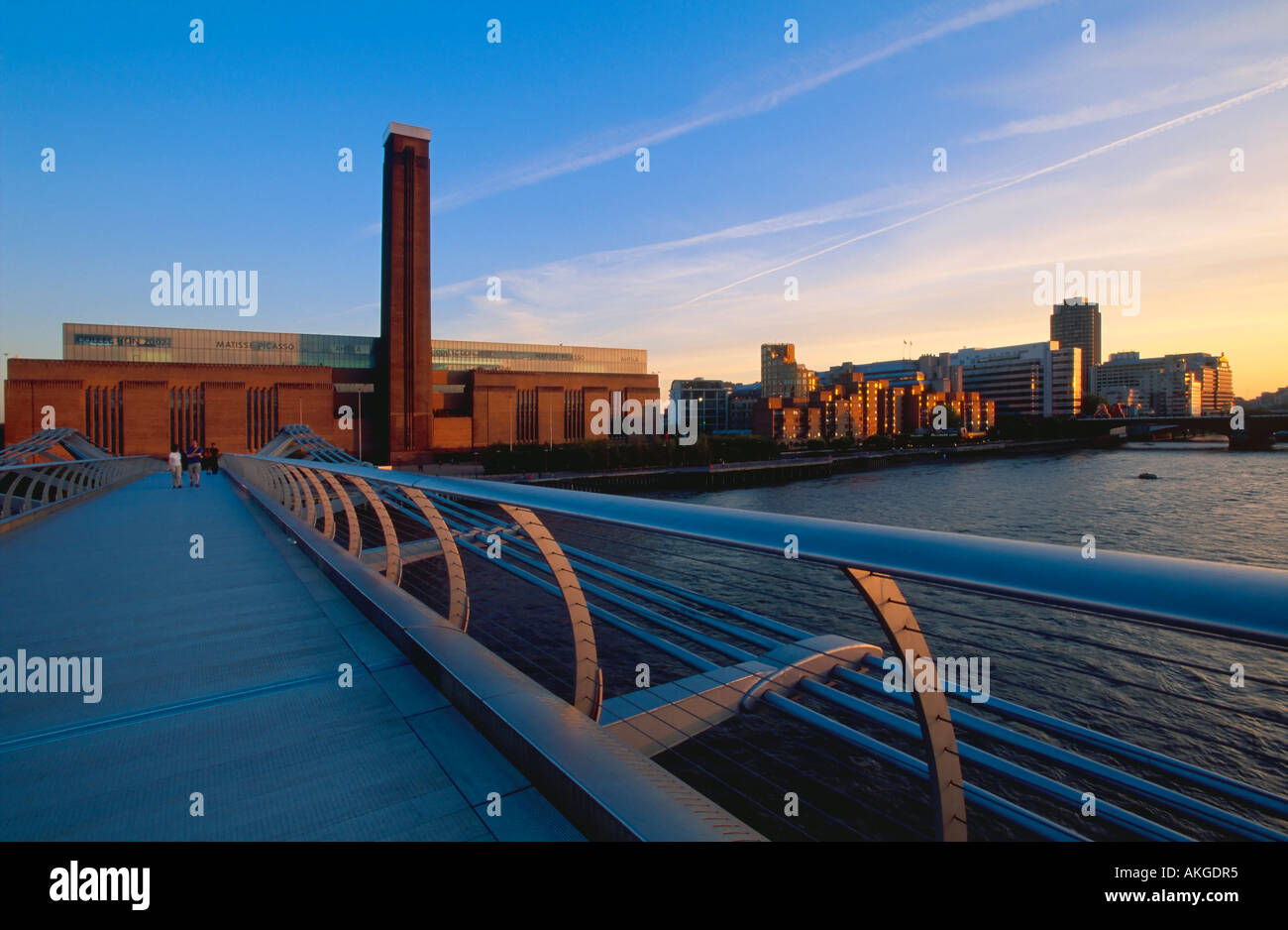 The tate modern hi-res stock photography and images - Alamy