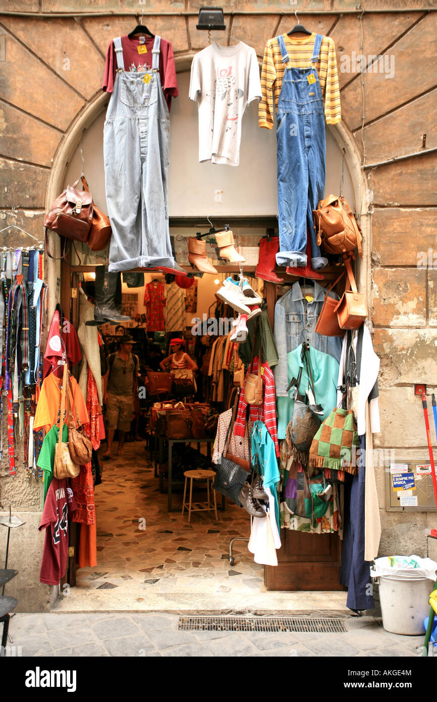 Shopping, Via del Governo Vecchio, Parione district, Rome, Lazio, Italy ...