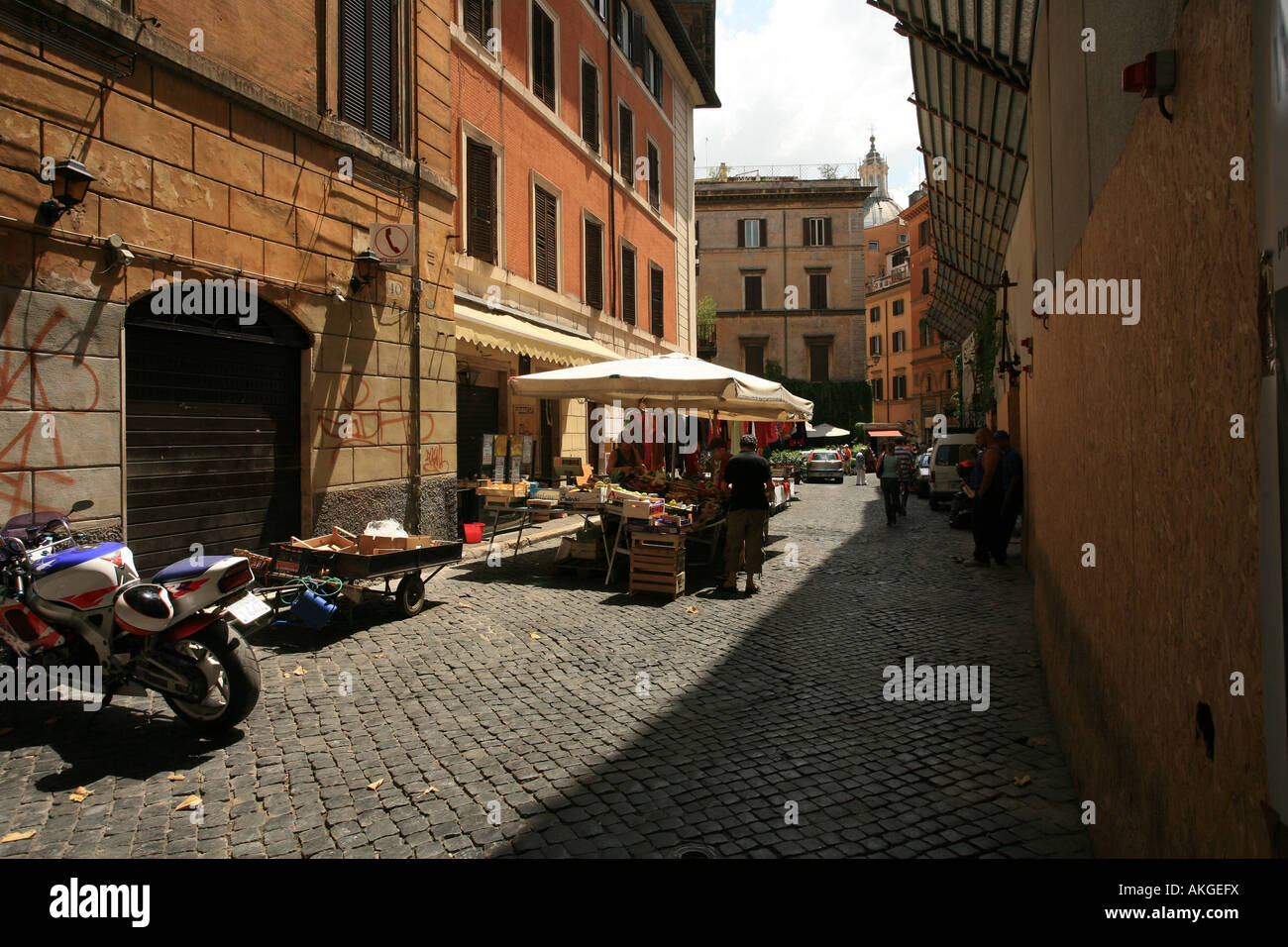 Rione ponte district hi-res stock photography and images - Alamy