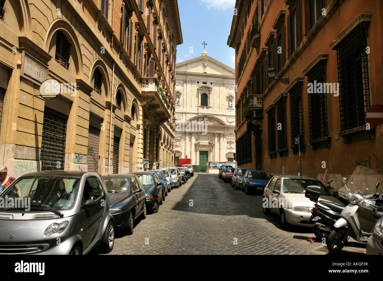 Via larga street hi-res stock photography and images - Alamy